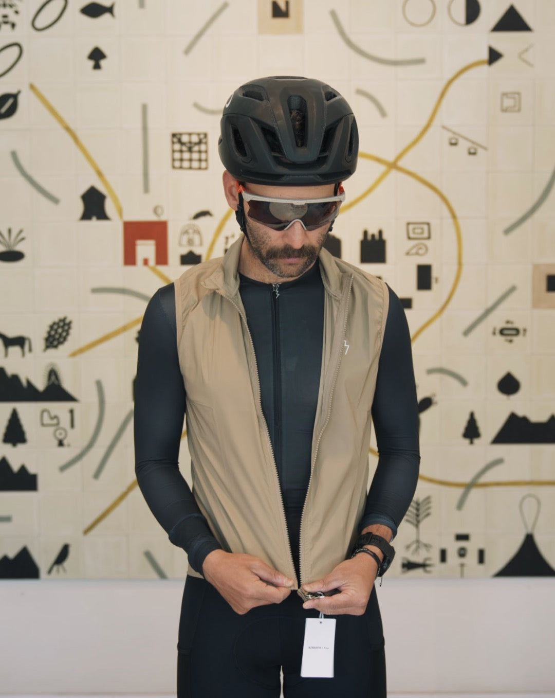 Chaleco Rompevientos Raw Sand – The Service Course Mexico